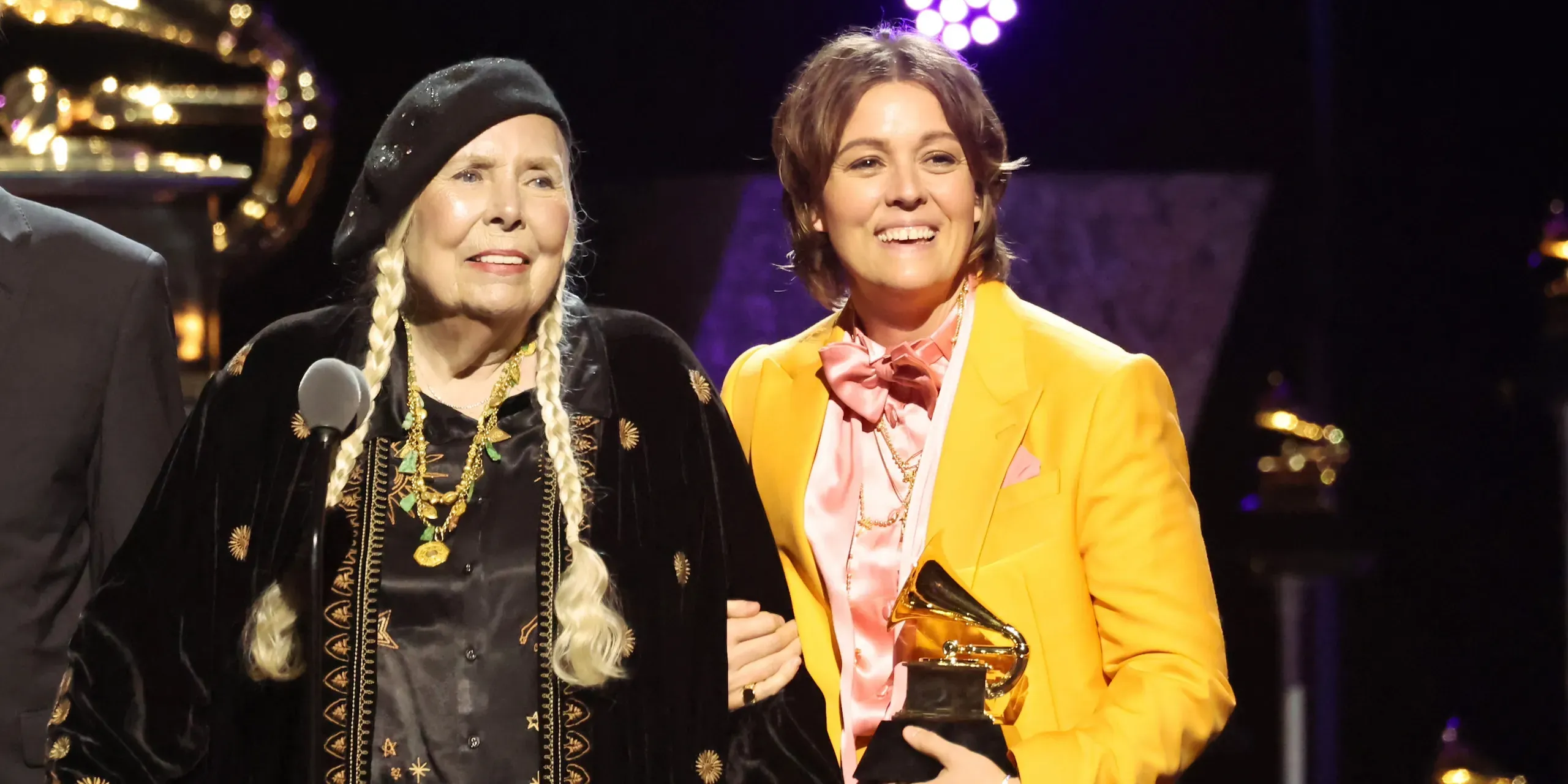 Joni Mitchell Earns Standing Ovation for Performing at The Grammys For The First Time Ever