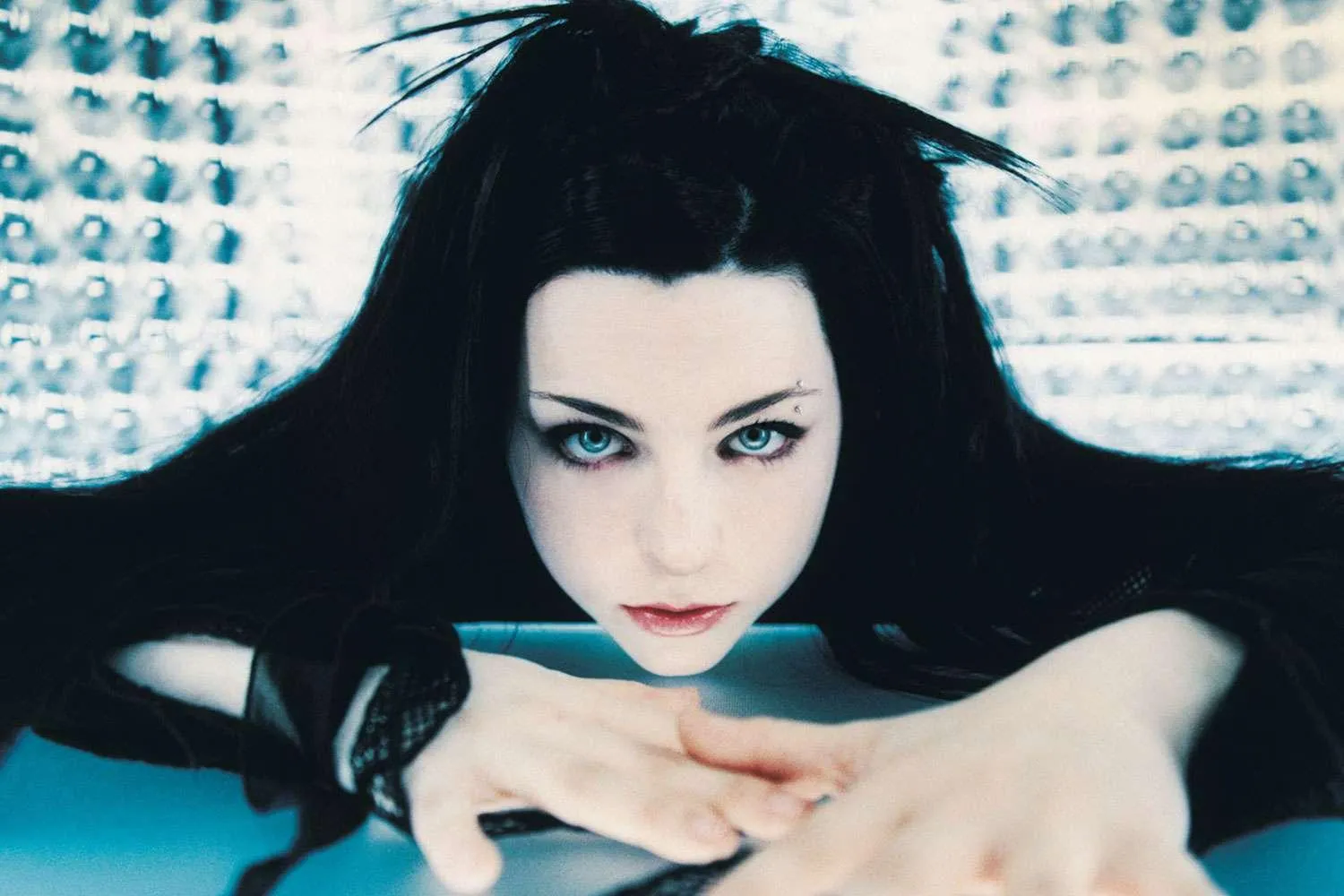 ‘Bring Me to Life’ by Evanescence: Thematic Analysis