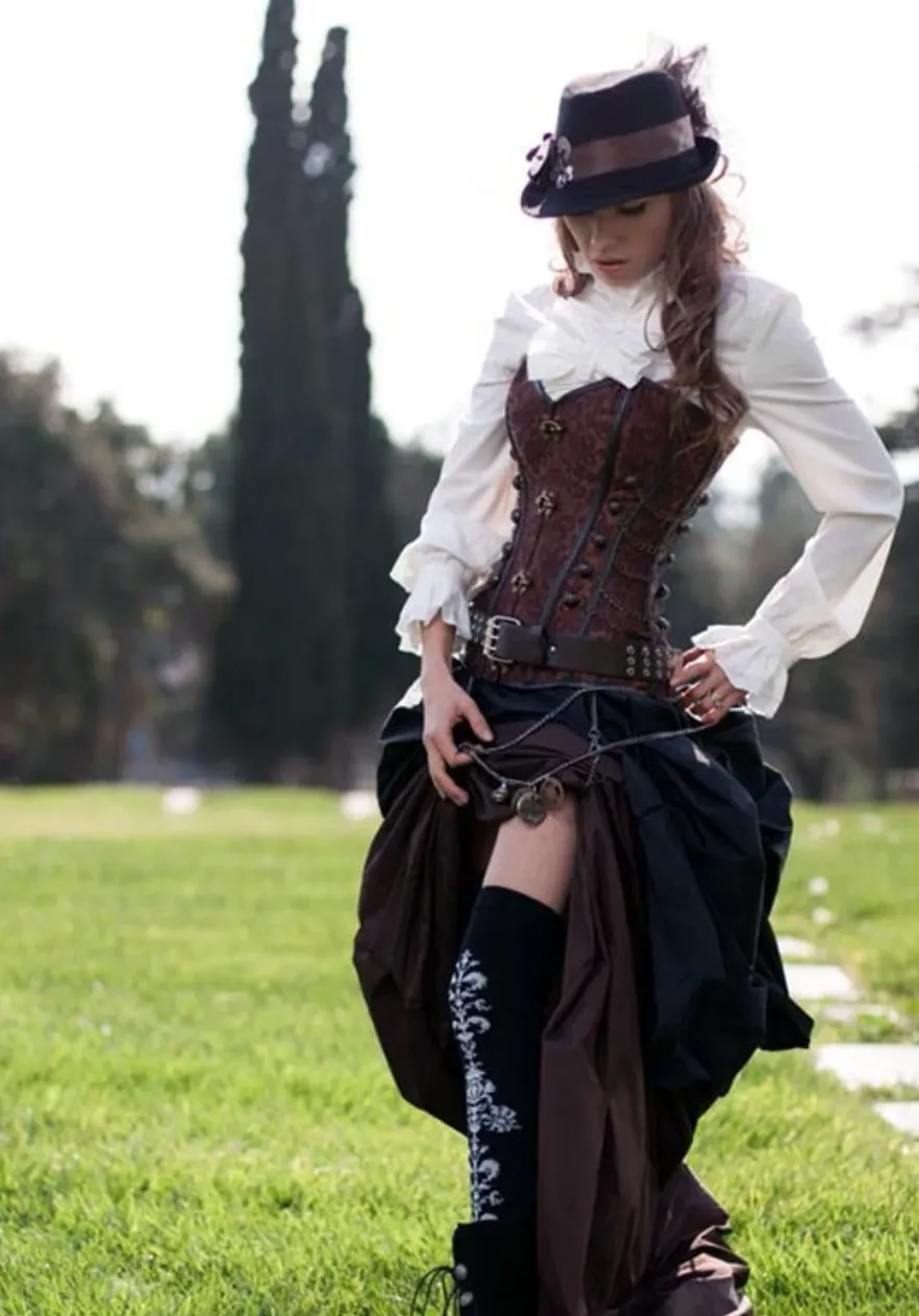 Steampunk Fashion: The Fusion of Victorian Elegance and Industrial Grit