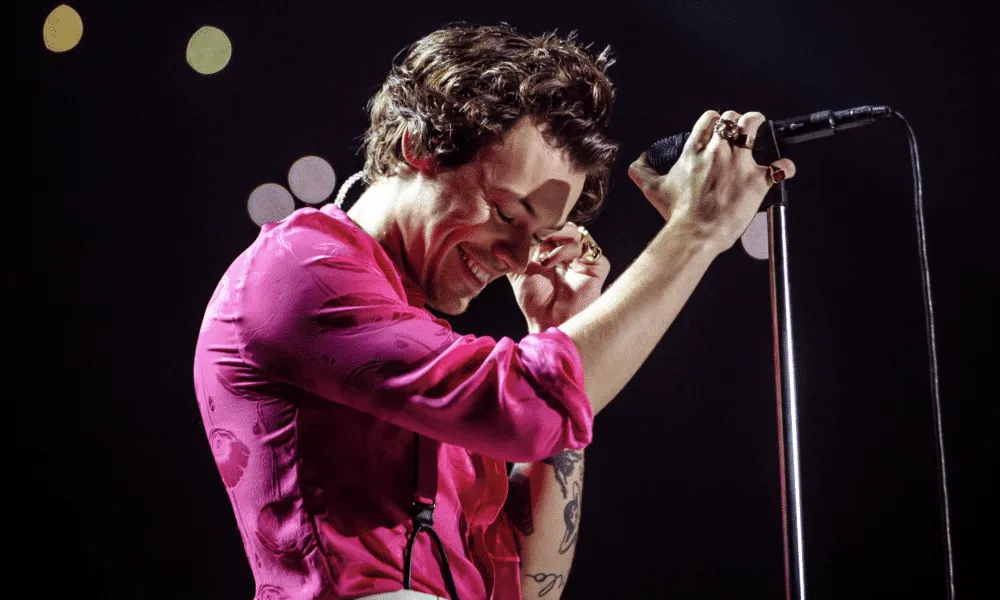 Zayn Malik's Cheeky Comment Sparks Buzz Over Harry Styles' Ticket ...