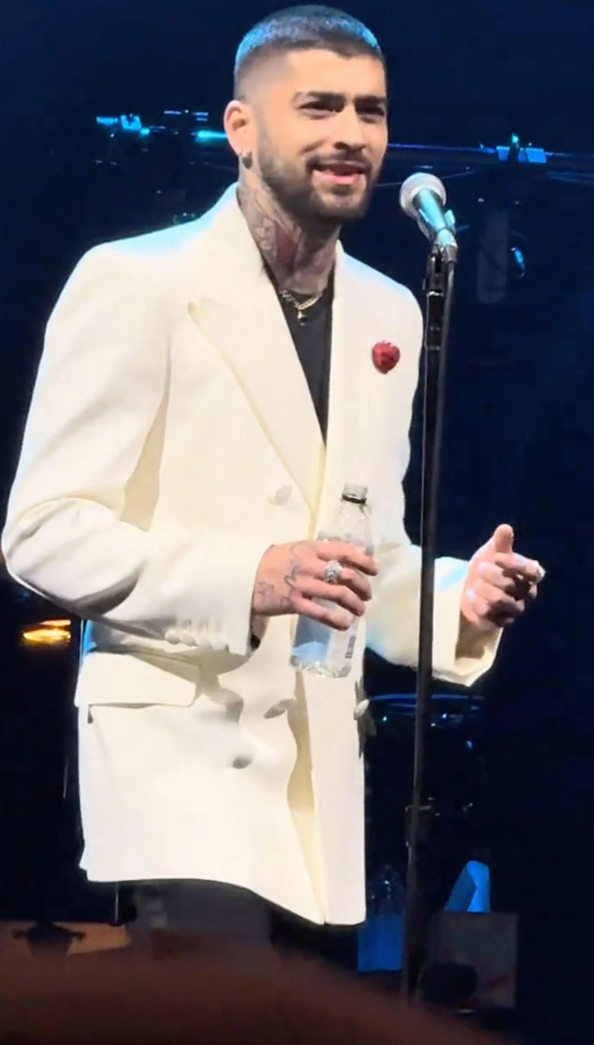 Zayn Malik's Cheeky Comment Sparks Buzz Over Harry Styles' Ticket ...