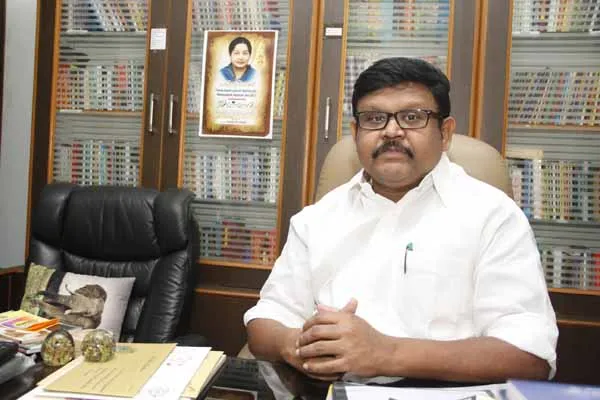 நெருக்கடி கொடுக்கிறதா பா.ஜ.க.? வைகைச்செல்வன் பேட்டி