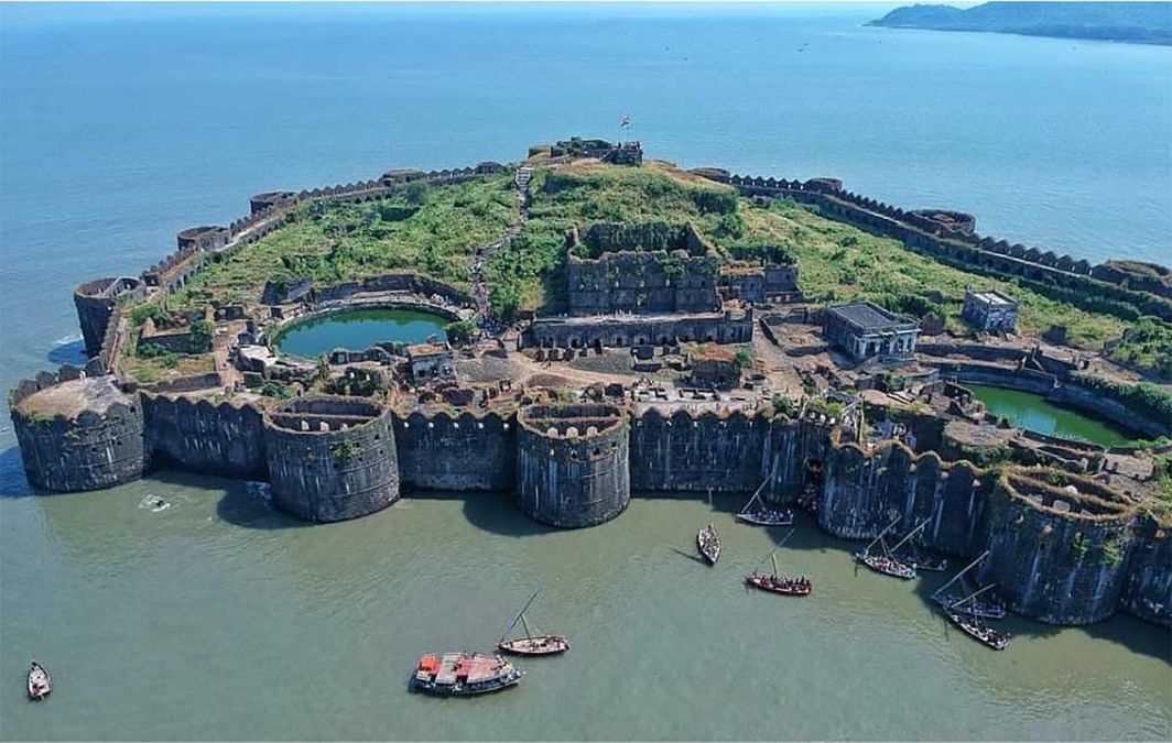 Murud Janjira: The sea fort with secret passages built by Siddis from ...