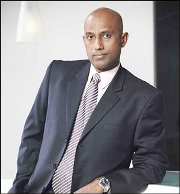 Sunder Aaron quits Pix