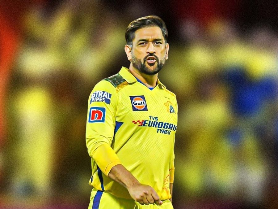 How much salary cut did MS Dhoni take in IPL 2025?