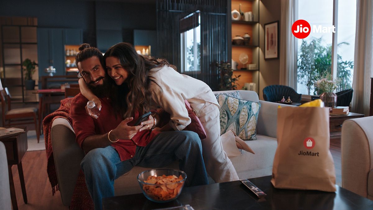 Ranveer, Deepika promise quick delivery, no extra charges in new JioMart ad