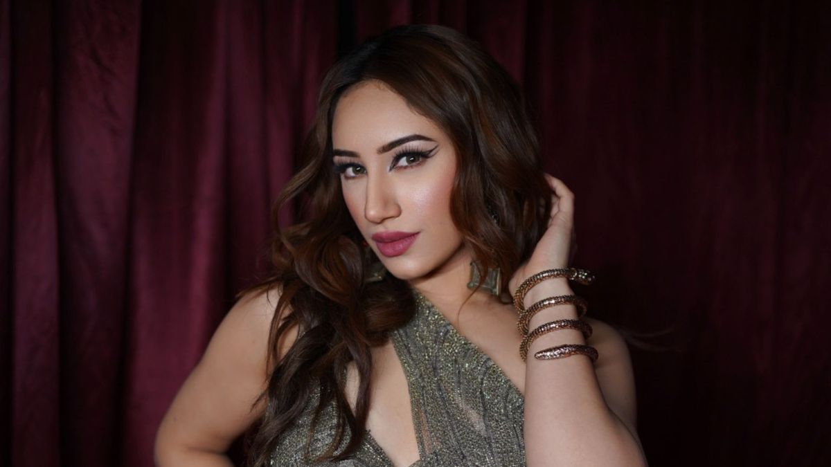 Nora Fatehi's Collab: Aroob Khan Calls Nora a Dance Powerhouse in ...