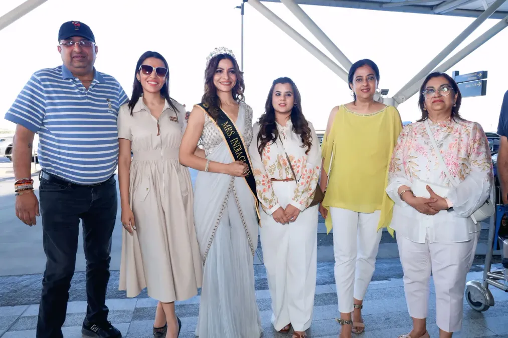 Mrs. Anuradha Garg Represents India at Mrs. Globe, Receives Grand Send-Off
