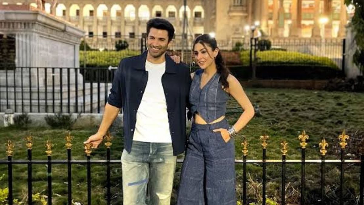 Sara Ali Khan's playful masti and Aditya Roy Kapur's jugalbandi has Bangalore hooked