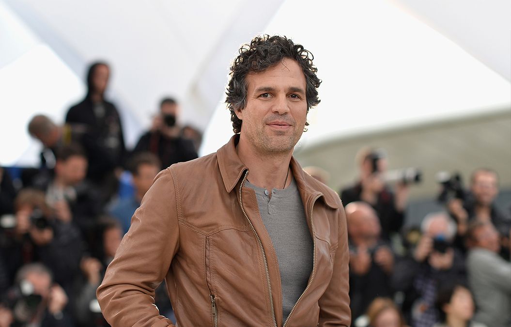 MARK RUFFALO JUST LIVE STREAMED THOR: RAGNAROK!