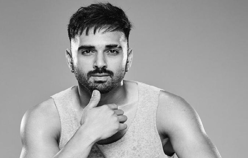 Pulkit Samrat sports a new short hair look