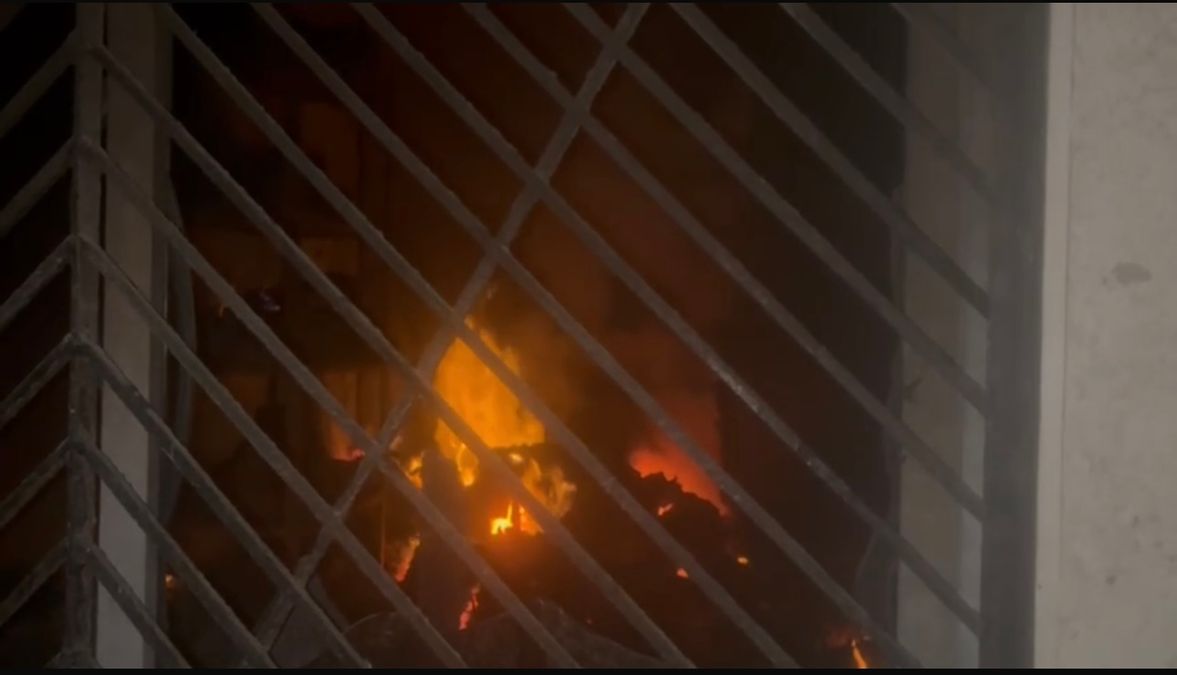 Fierce fire at Ankleshwar GIDC dumping site; 11 fire tenders deployed