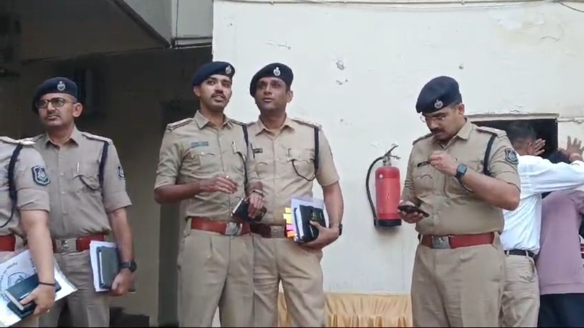 Ahmedabad: Police Commissioner reintroduces weekly criminal ...