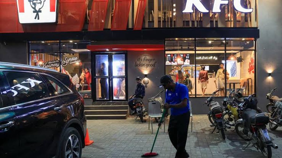 Over 170 arrested for attacks on Pakistan KFC outlets in Gaza war protests