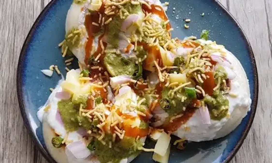 Idli Chaat Recipe: This chaat recipe is mildly spicy and makes a ...