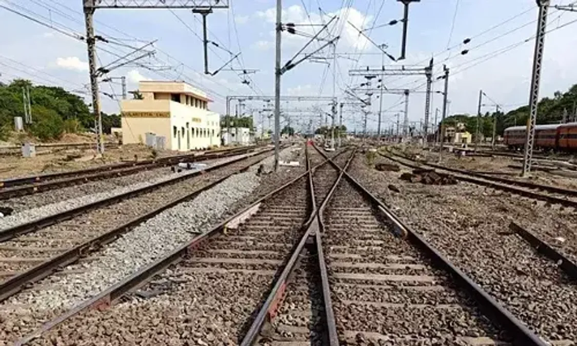 Few trains affected due to traffic and power block between Boisar and ...