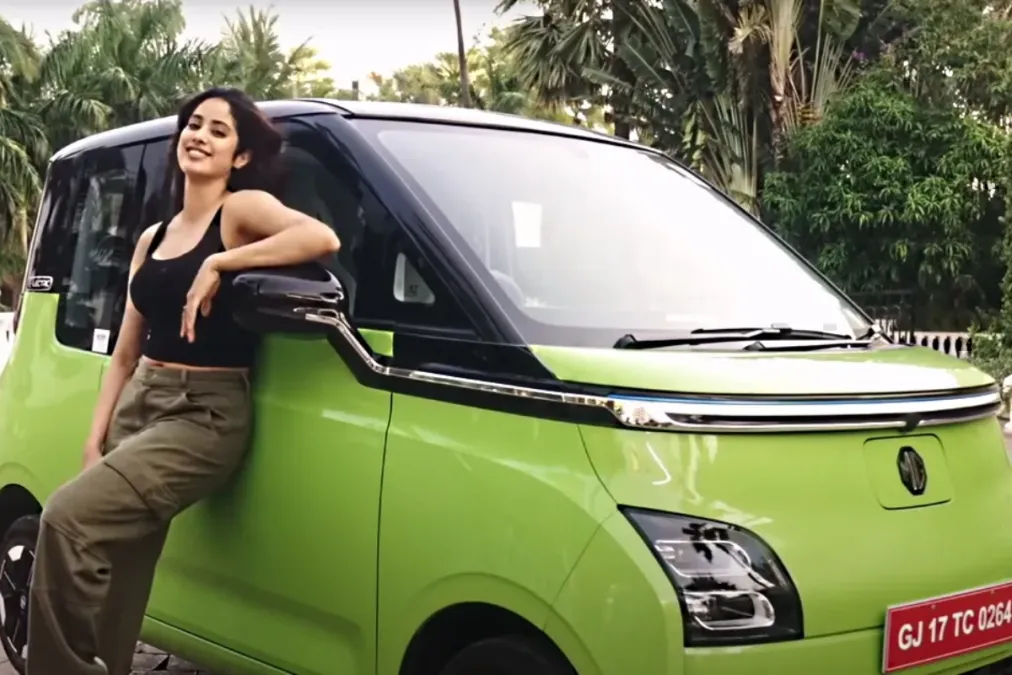 Janhvi Kapoor drives MG Comet, Here is what she had to say about the electric car