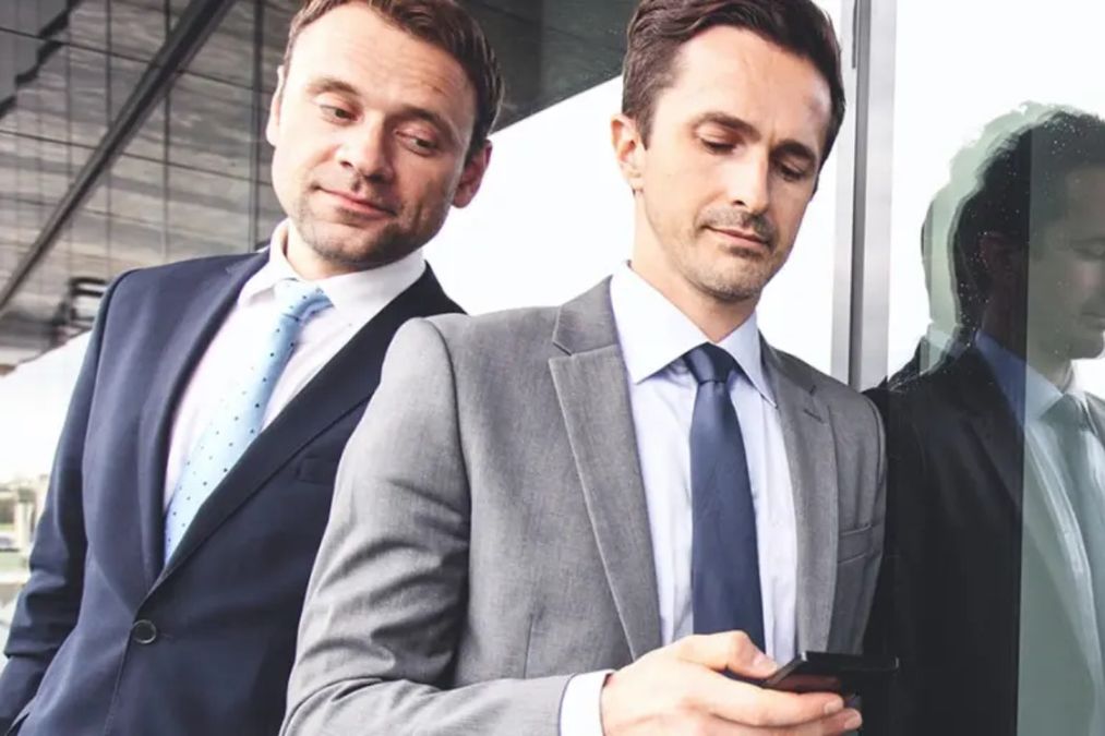 Shoulder Surfing Scam: What is it and how to protect yourself?