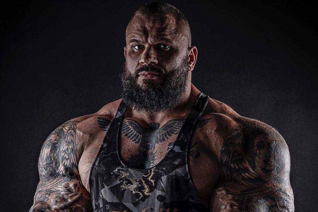 Viral Video: World's Most Monstrous Body Builder Weighs THIS Much, his ...