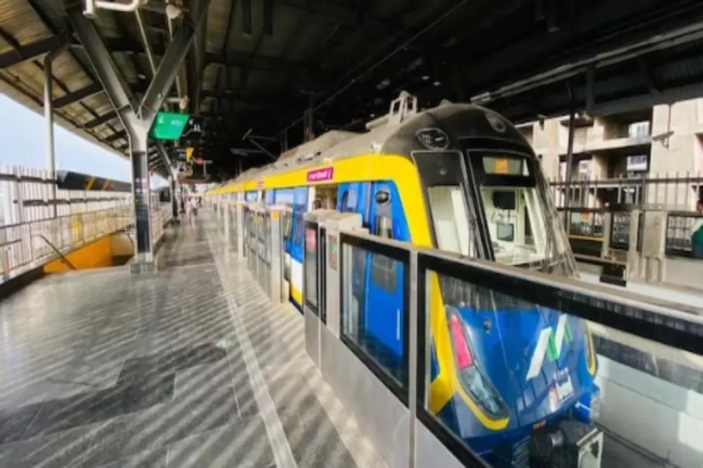 Delhi News: Colour Code Changed! DMRC Adopts Golden Line for Delhi ...