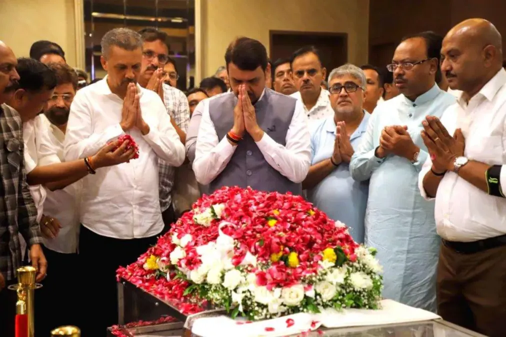 Amol Kale: Devendra Fadnavis Pays Last Tribute to MCA President ...