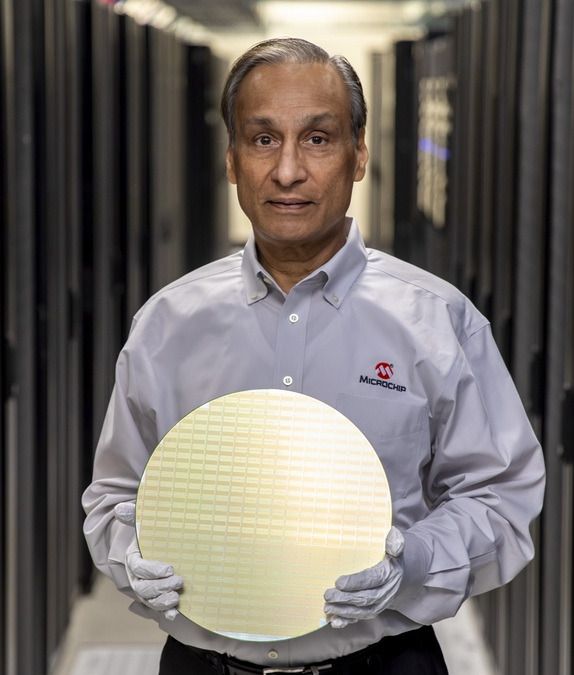 Microchip unveils first 3nm PCIe Gen 6 switch to power modern AI ...