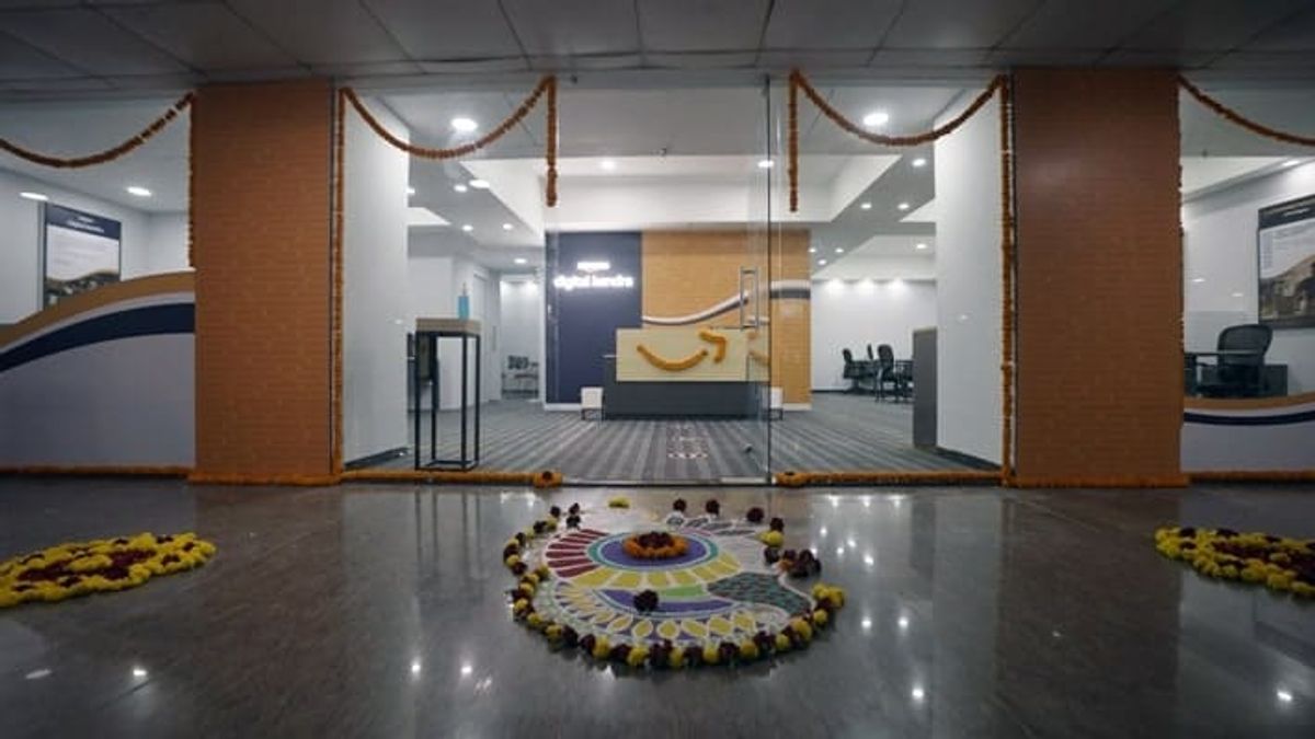 Amazon India Launches First Digital Kendra in Gujarat to Help MSMEs Recover from Recent Losses