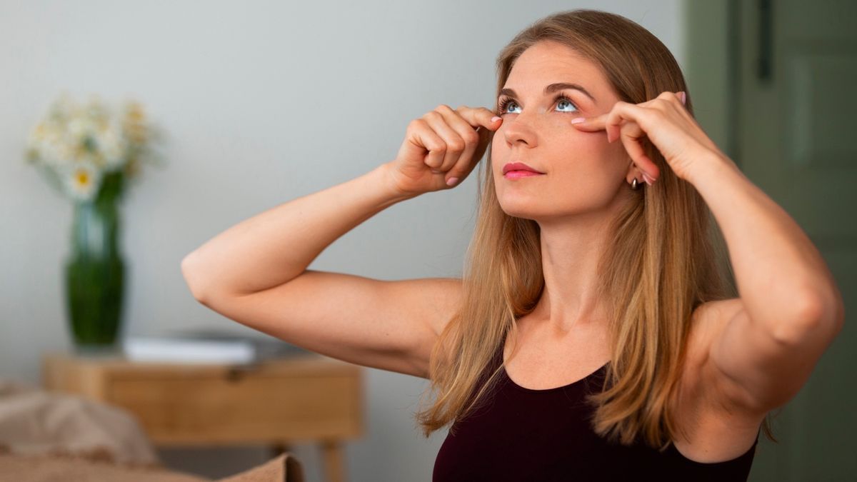 Jelly Roll Botox: The Sweetest Way To Smooth Under-Eyes