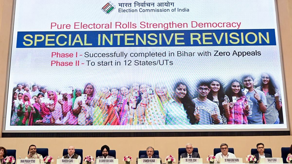 12 राज्यों में SIR के ECI के एलान को कांग्रेस ने बताया 'वोट चोरी' का खेल, बीजेपी बोली-जनता को ...