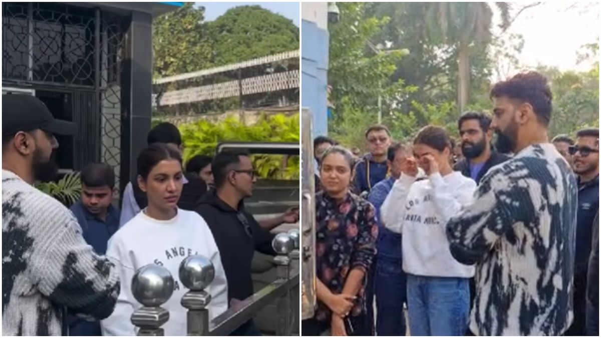 Dev Rukmini-Arun Ray: প্রয়াত পরিচালকের সঙ্গে শেষযাত্রায় দেব, শববাহী গাড়ির সামনে ফুঁপিয়ে ...