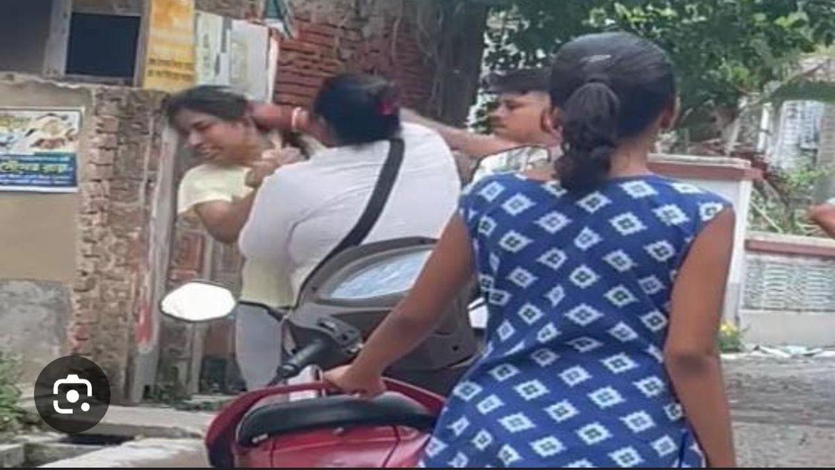 TMC Councillor:তৃণমূল কাউন্সিলরের চুলের মুঠি ধরে মার, ভিডিও ভাইরাল সোশ্যাল মিডিয়ায়