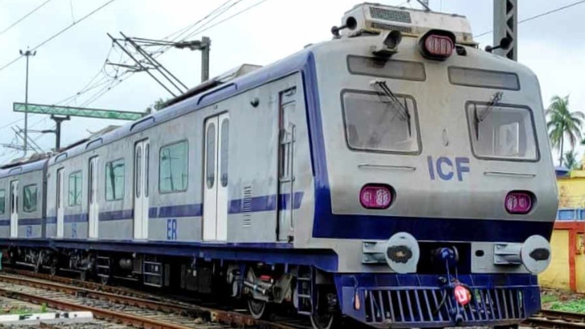 AC local train: শিয়ালদহ শাখার আরও দুই রুটে AC লোকাল, কবে শুরু পরিষেবা ...