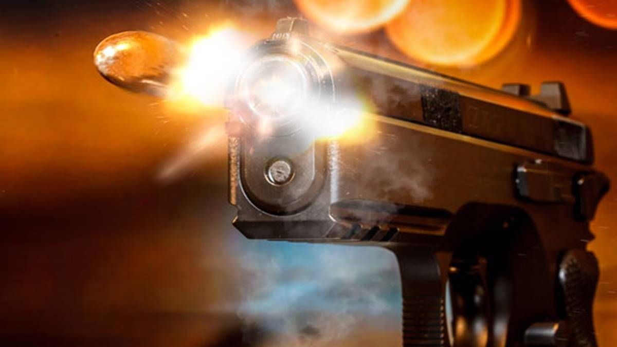 বীরভূমে দুষ্কৃতী দৌরাত্ম্য, রাস্তায় ঘিরে ধরে পেট্রল পাম্প মালিককে ...