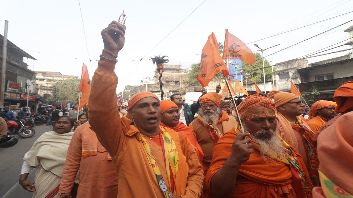 VHP on assault on Monks: পুরুলিয়ায় সাধুদের মার, রেগে আগুন VHP! বিরাট ...