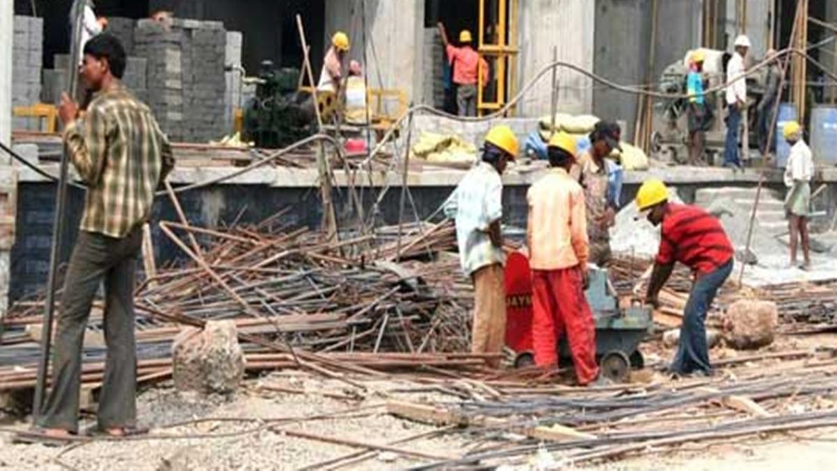 Construction Workers: নির্মাণকর্মীদের জন্য অভাবনীয় উদ্যোগ! অফুরন্ত সুযোগ-সুবিধার দুরন্ত ভাবনা ...