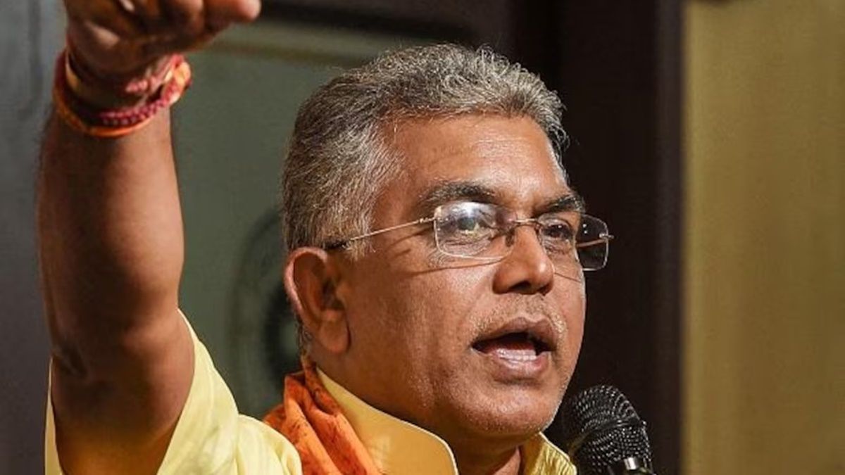 Dilip Ghosh: 'বাংলাদেশ থেকে জঙ্গিরা ঢুকে মন্দির ভাঙছে, অত্যাচার করছে ...