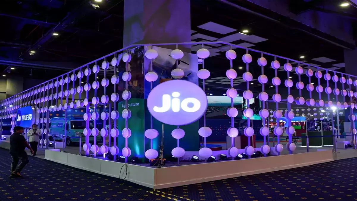 jio recharge plan: ৫ টাকা প্রতিদিন, ১১ মাস ফ্রি কলিং-ডেটা! 'বছরভর সেরা ...
