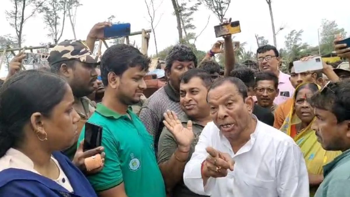 Akhil Giri: 'বেয়াদপ, জানোয়ার', মহিলা ফরেস্ট অফিসারকে আক্রমণ অখিল ...