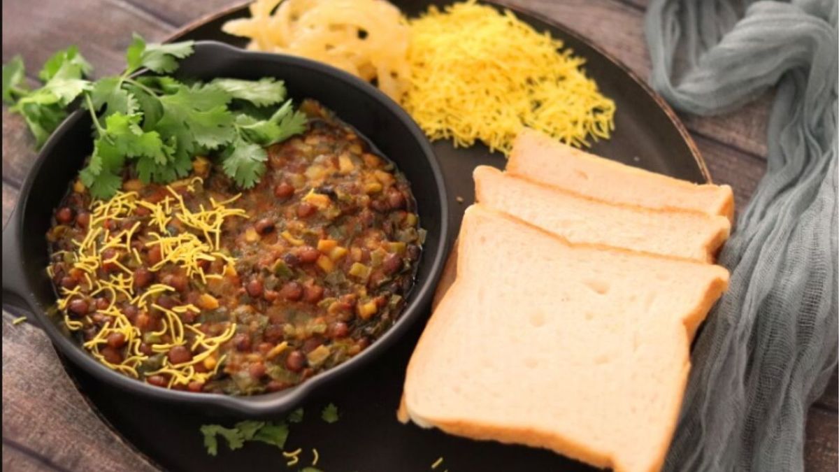 Tuver na Totha: How To Make Tuvar Totha Veg Recipe At Home With Step By ...