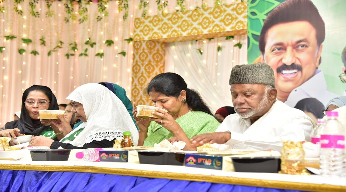 நாட்டிற்காக உயிர் தியாகம் செய்தவர்கள் முஸ்லிம்கள்; அப்படி ஒரே ஒரு ஆர் ...