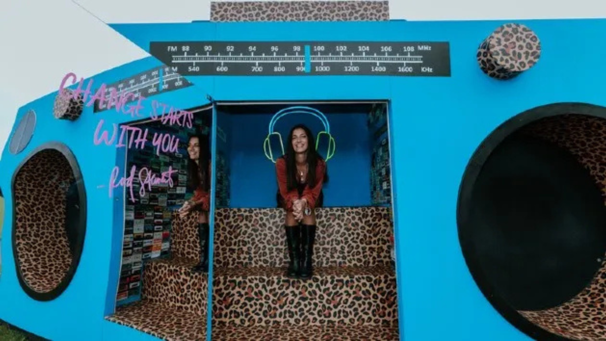 Rod Stewart Unveils Boom Box-Shaped Leopard Print Toilet at Glastonbury ...