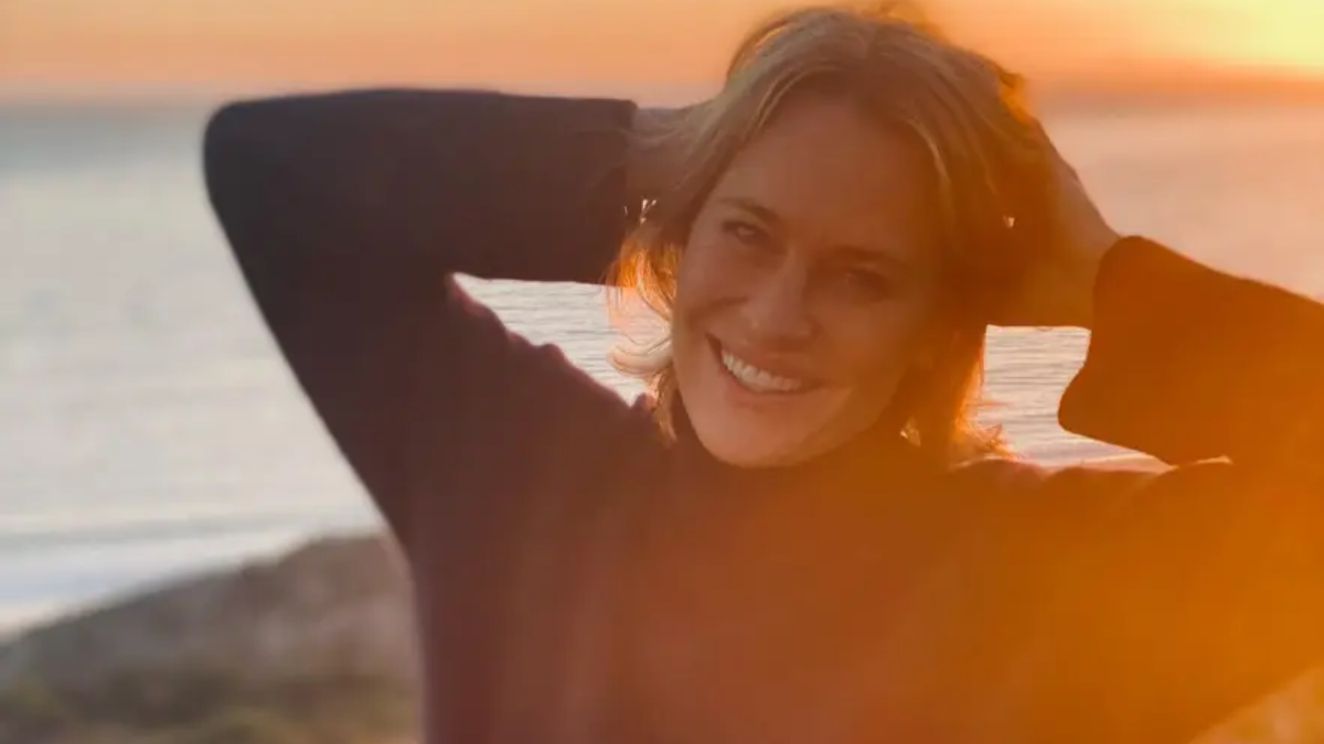 Robin Wright Explains Why She Left the U.S. for a Quiet Life in England