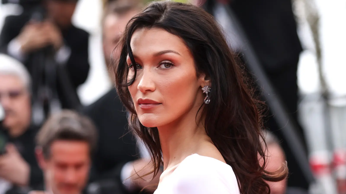 Bella Hadid Confesses This Taylor Swift Song from 'The Life of a ...