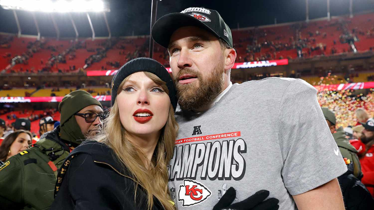 Taylor Swift Reveals Who Introduced Her to Travis Kelce After His Sweet ...