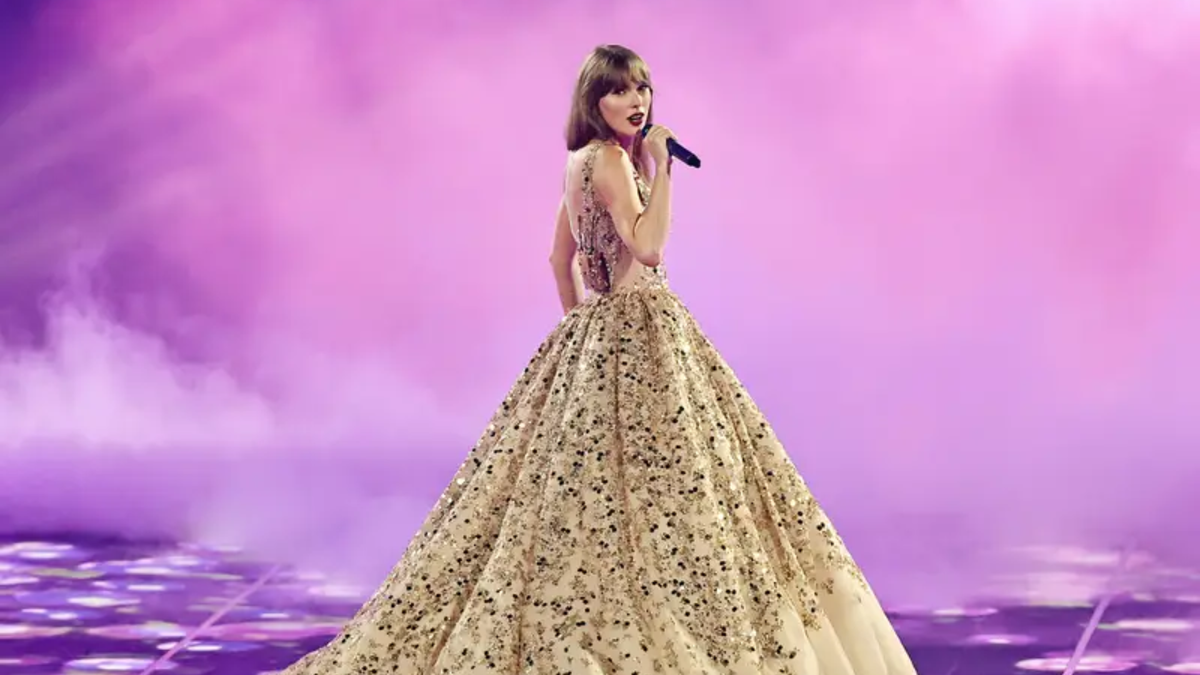 Taylor Swift Steals the Spotlight in a Golden Mirrorball Gown at Este ...