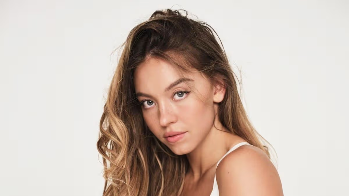 Sydney Sweeney Sparks Backlash Over Unauthorized Hollywood Sign ...
