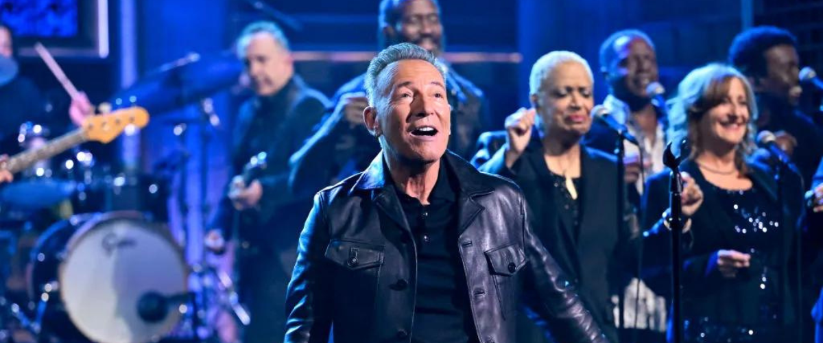 Bruce Springsteen Performs ‘Nightshift’ And ‘Turn Back The Hands of ...