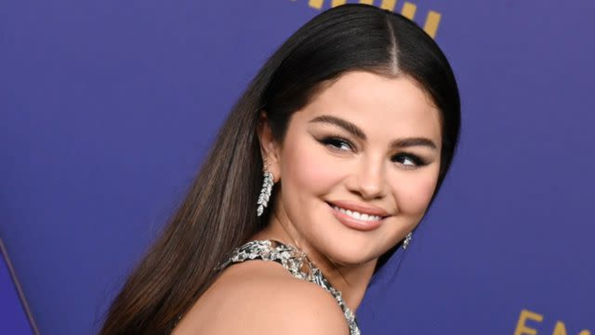 Selena Gomez Playfully Calls OMITB Co-stars 'Childless Cat Ladies' at ...