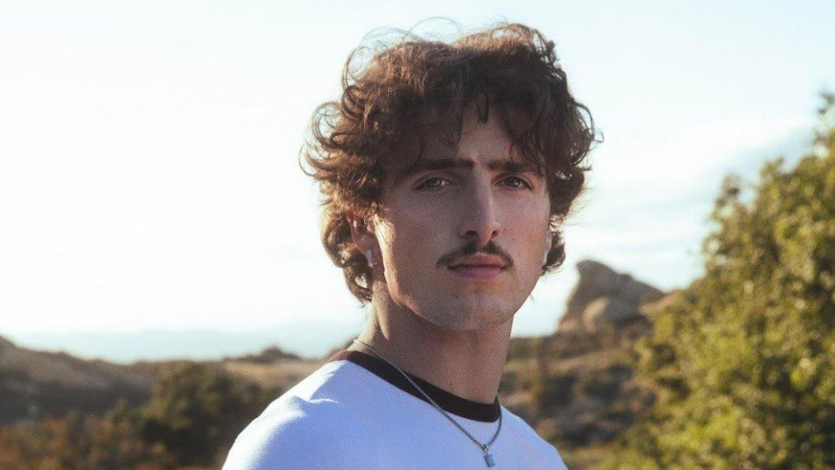 Fans React as Benson Boone Nails His Signature Overhead Flip at the ...