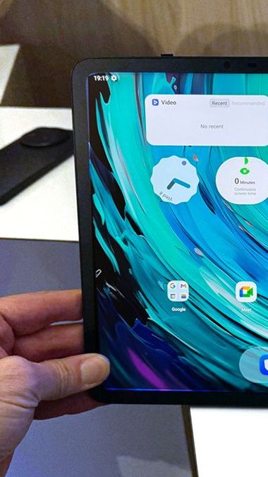 How Nano-Etched Displays Work in TCL Tablets